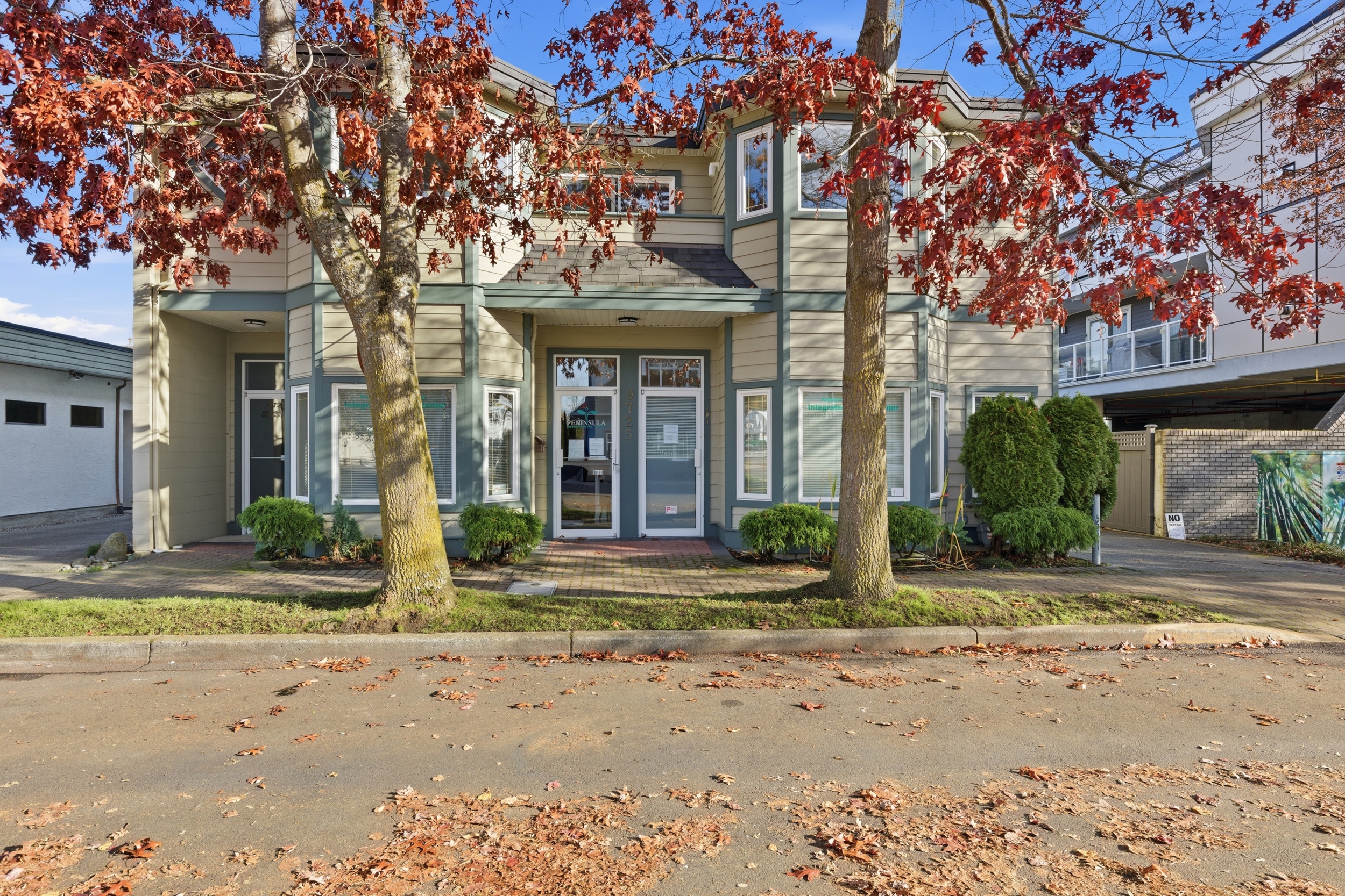 9725 Fourth St #204, Sidney, BC V8L 5Y4, Canada