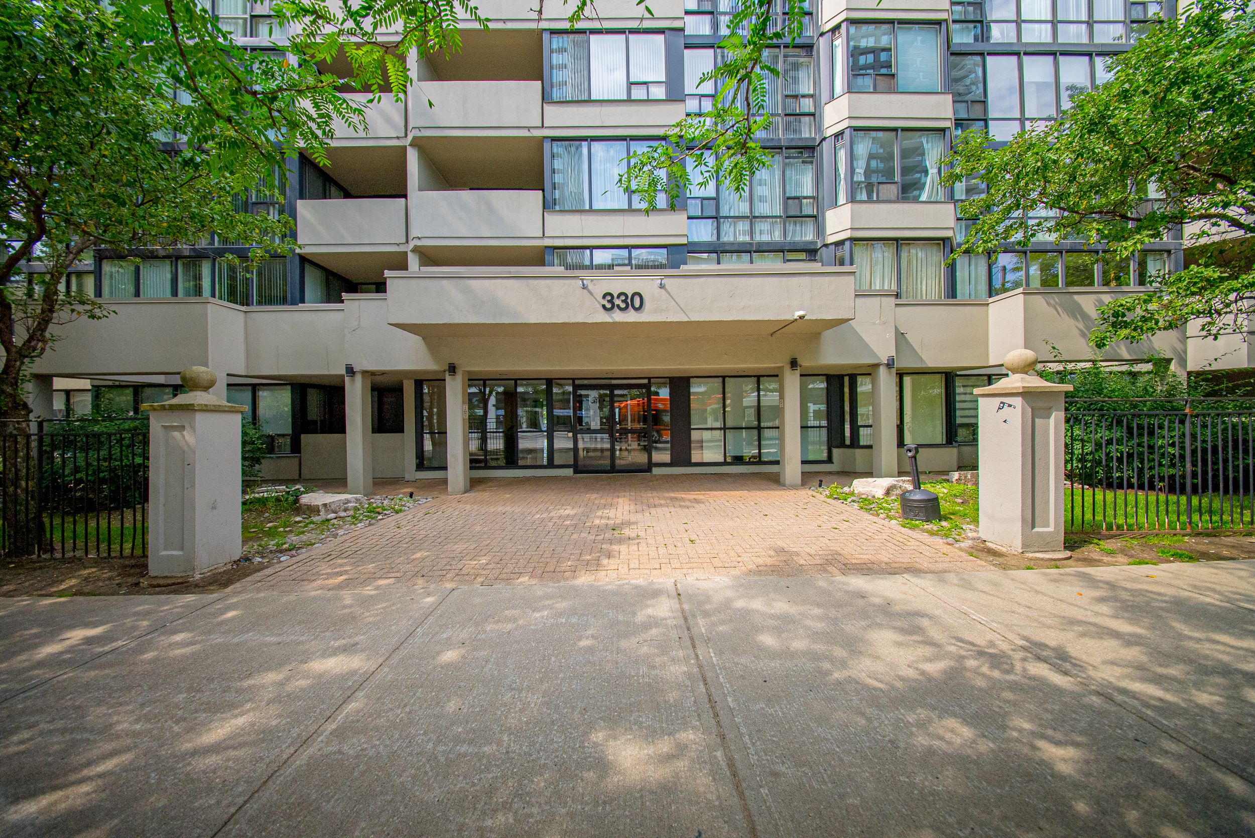 330 Rathburn Rd W, Mississauga, ON L5B 3Y1, Canada