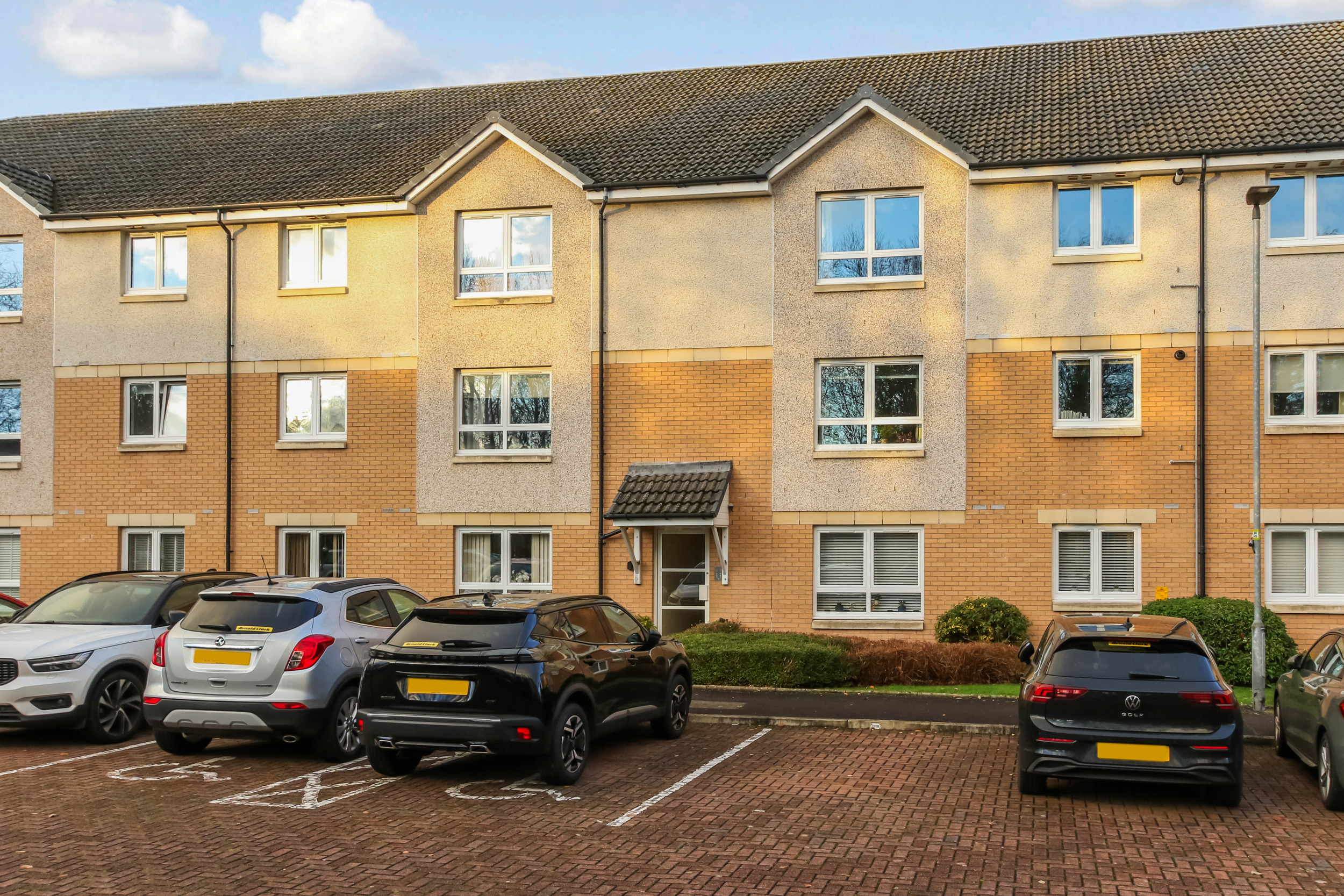 30 McPhee Ct, Hamilton ML3 6BP, UK