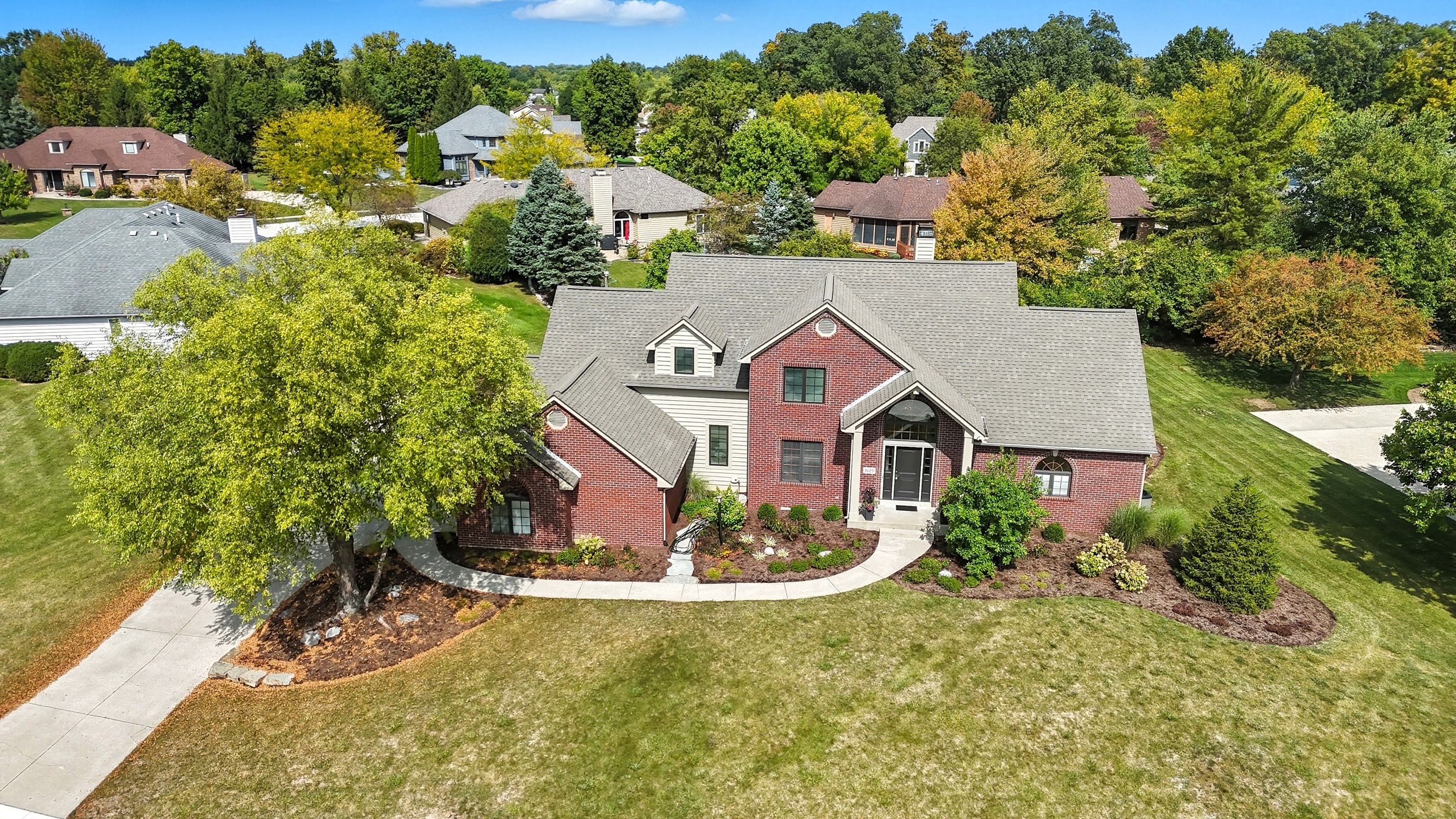 1625 Woodland Cross, Fort Wayne, IN 46825, USA