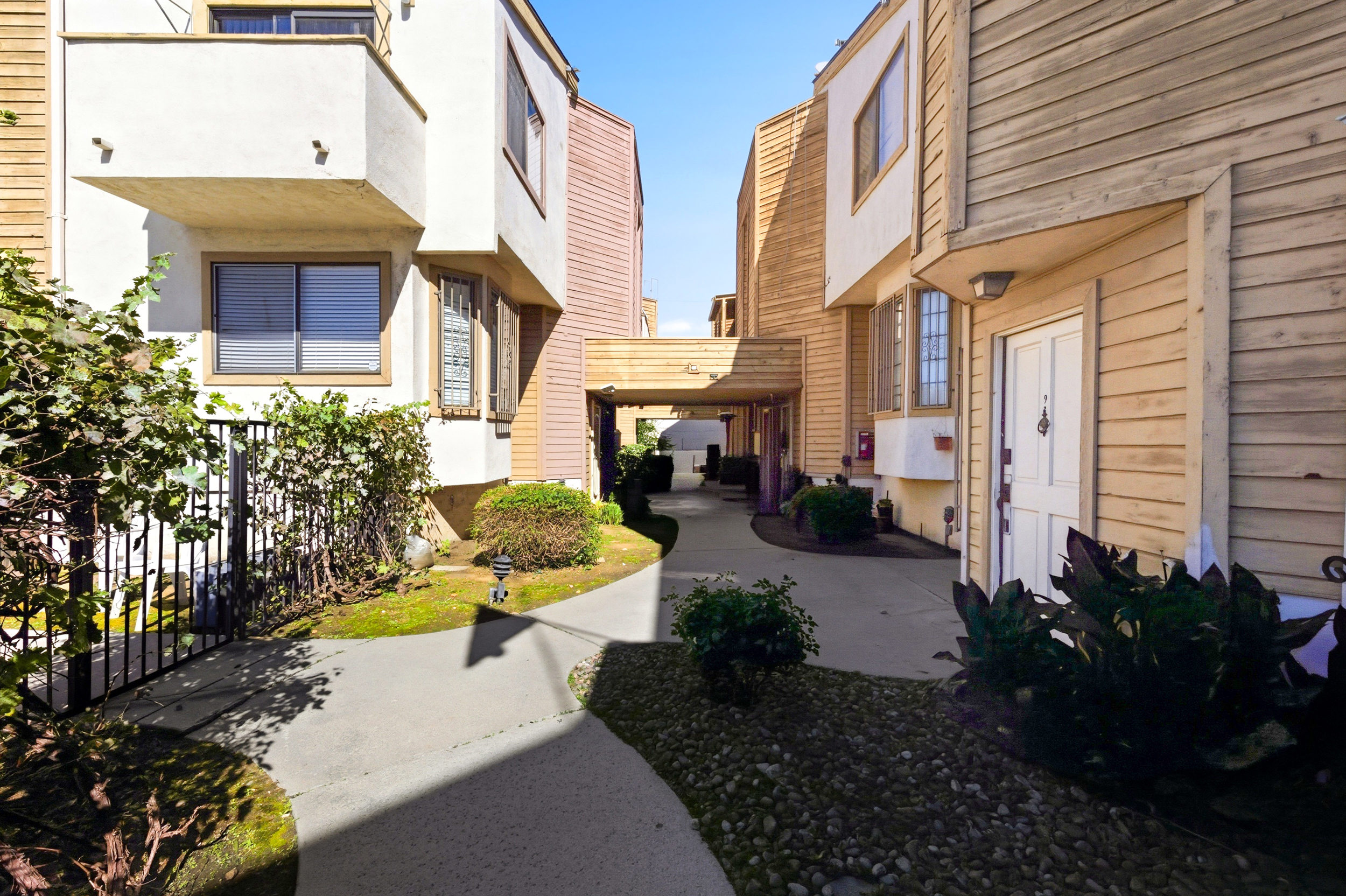 14715 Saticoy St apt 14, Van Nuys, CA 91405, USA