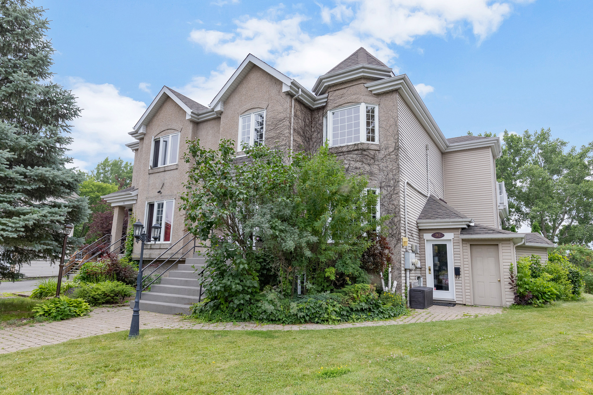 94 11e Avenue, Saint-Eustache, QC J7P 5R5, Canada