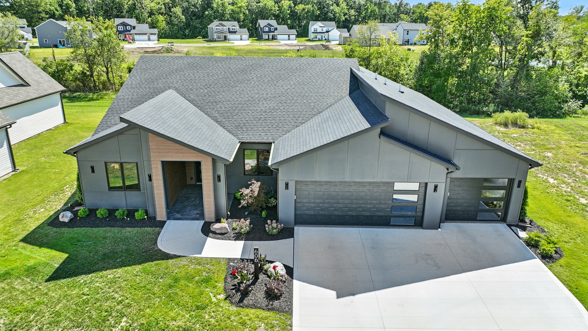 606 Grantham Psge, Fort Wayne, IN 46845, USA